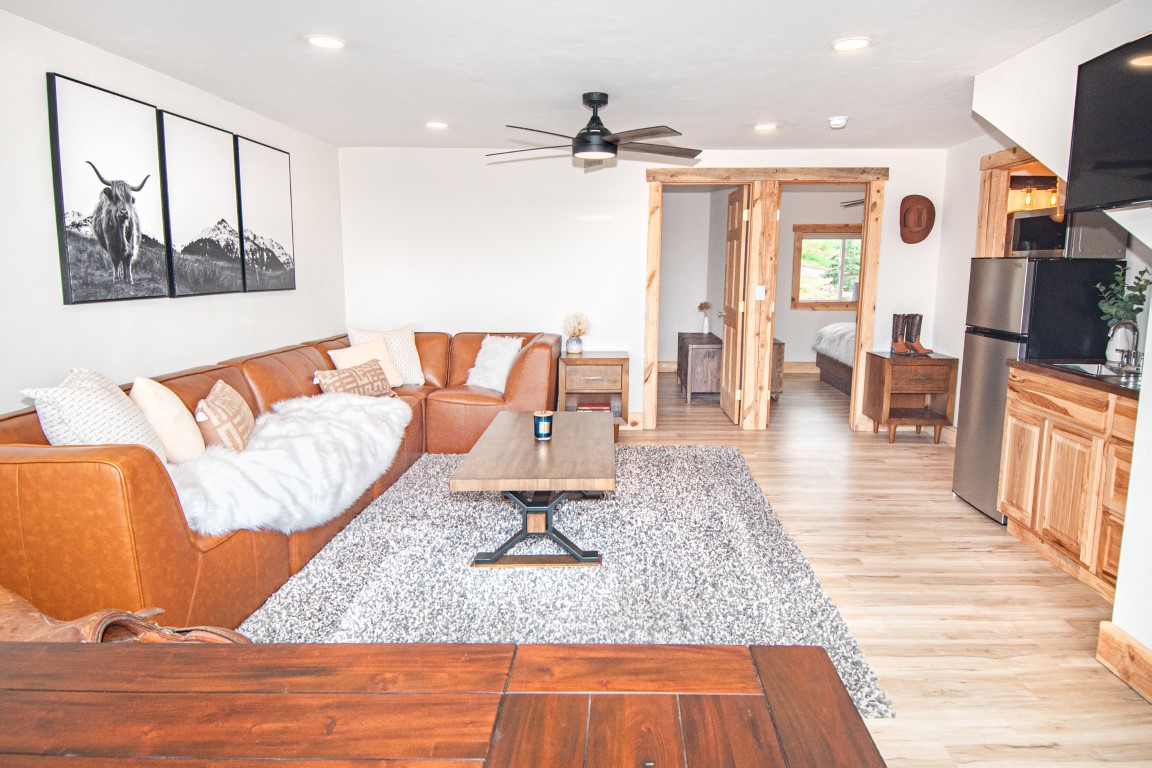 Electric Mountain Lodge Online - EML Cabin #1 - Supplier Details